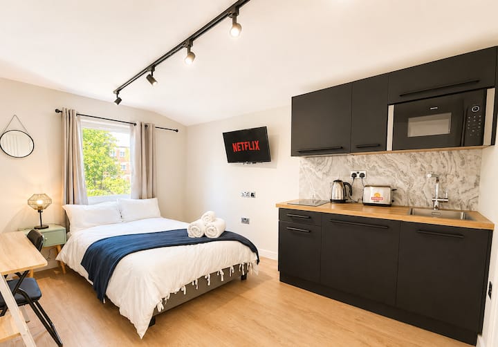 Charming Studio In The Heart Of Hounslow! - Hounslow