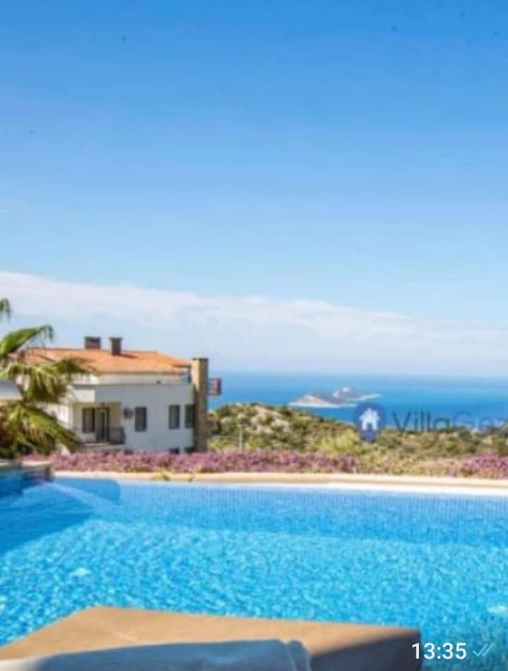 Kalkan'da 6+6 Suitli 32 Kişilik Havuzlu Ikiz Villa - Kalkan