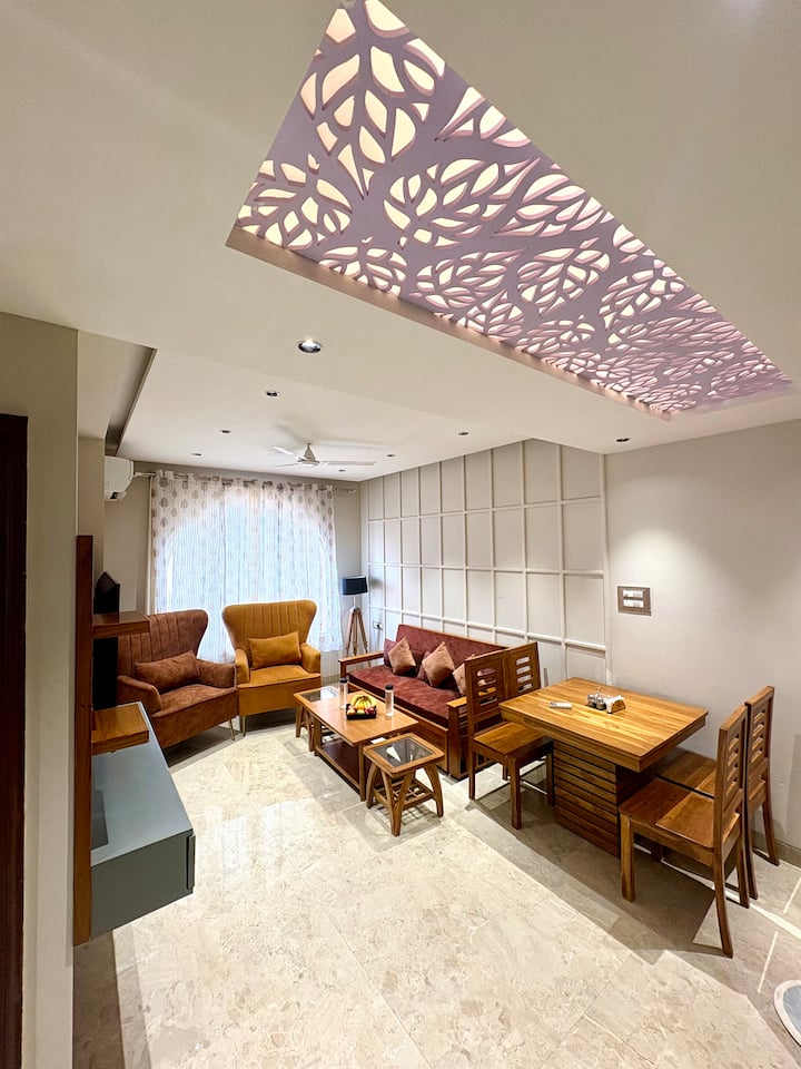 Lush Elite | Stylish 1bhk | Pool & Gym Candolim - Goa