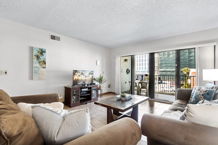 Cocoa Beach Escape Condo W/ Pool & Hot Tub! - Cocoa Beach, FL