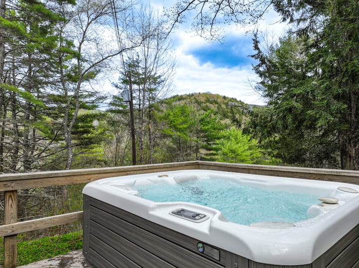 Woodstock Hillside Hideaway | Green Mountain Views - Woodstock, VT