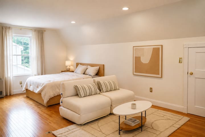 Modern Cozy Studio Apartment With Private Access - Framingham, MA