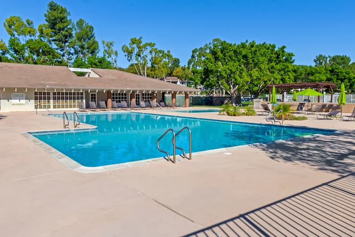 P2b~huge Hoa~close 2 Spectrum~remodeled Kitchen~中文 - Aliso Viejo, CA