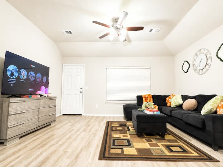 Family & Business Friendly 4br/2ba Near Woodland - Spring