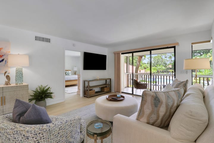 Poolside Palm | Pga 2br Pool View + Balcony - Jupiter, FL