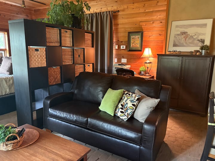 Cozy Bragg Creek Guest House - Alberta