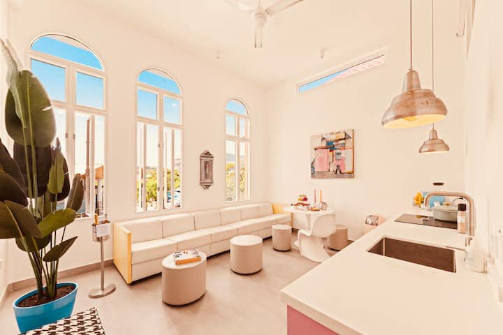 New High Ceiling Loft Old Town Punda Bay - Pool - Curaçao