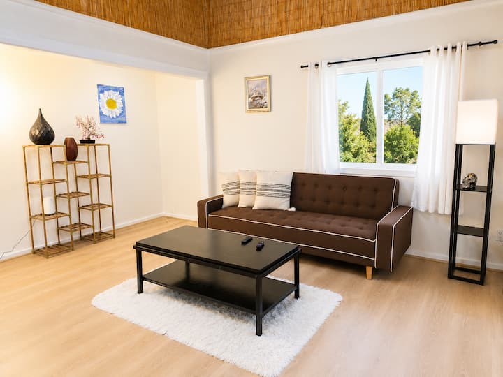 Cozy Coastal Retreat Near Oxnard Beach - Oxnard, CA