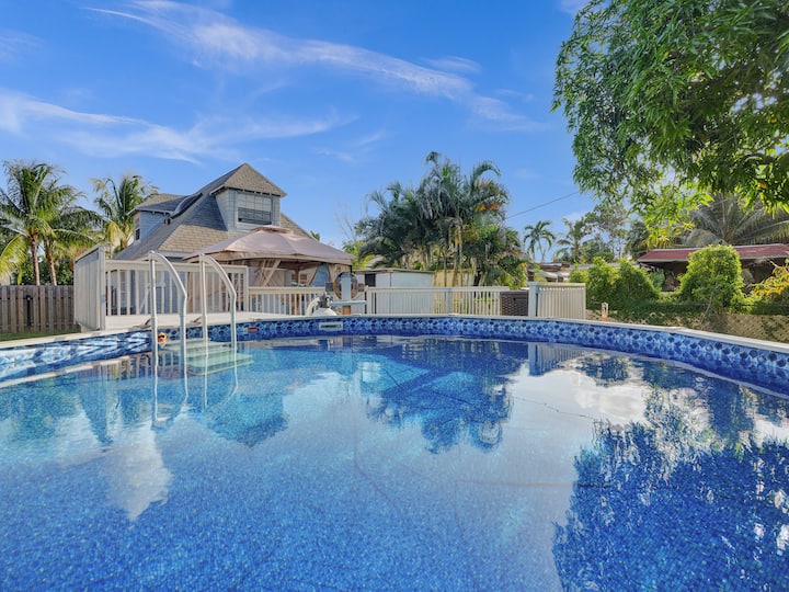 Spacious 4br Retreat With Pool Near Beach - Hollywood