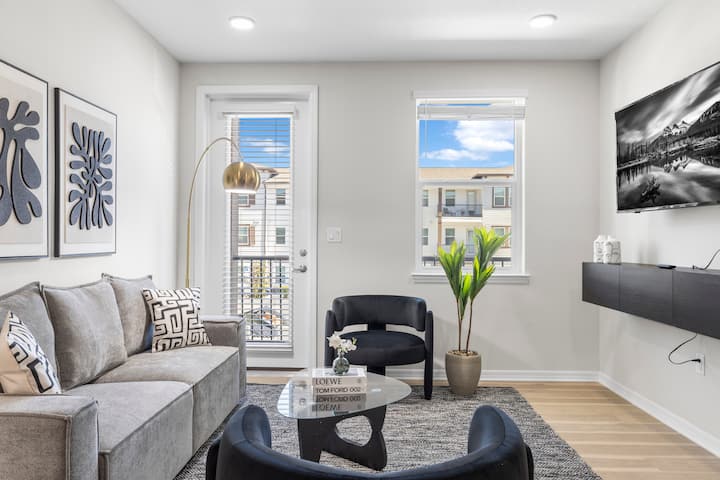 Modern 2br Retreat | Beaches, Pool & Gym - ラーゴ, FL