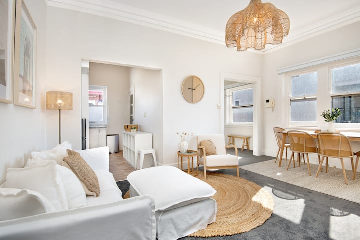 Coogee Apartment Near Beach With Ocean Views - Coogee