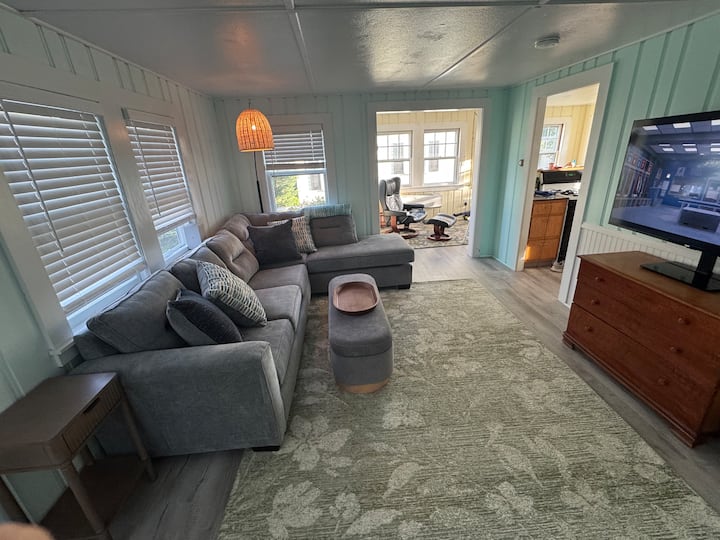 Quiet Beach House Retreat - Wareham, MA