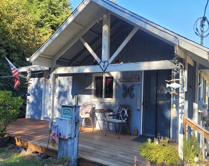 Charming, Private Cabin Set Above The Nestucca - Pacific City, OR