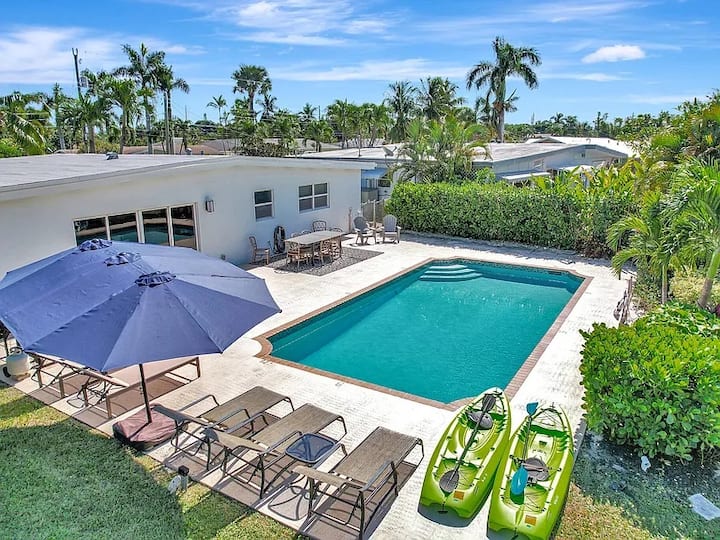 Hideaway On The Lake-a Waterfront Palmbeach Escape - Boynton Beach, FL
