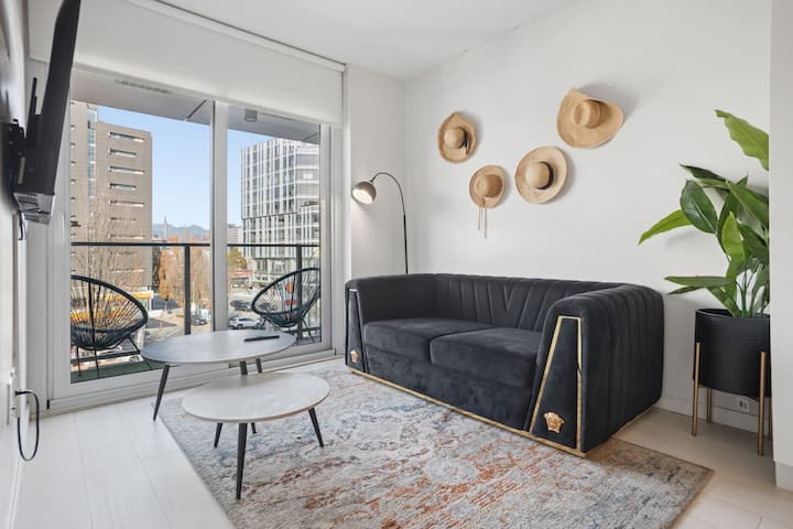 Stylish Private Getaway W Parking By Bc Stadium - Vancouver