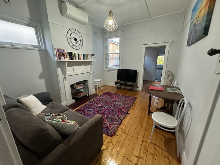 Cosy Old Charm 1bdrm Home. Close To Transport - Lewisham