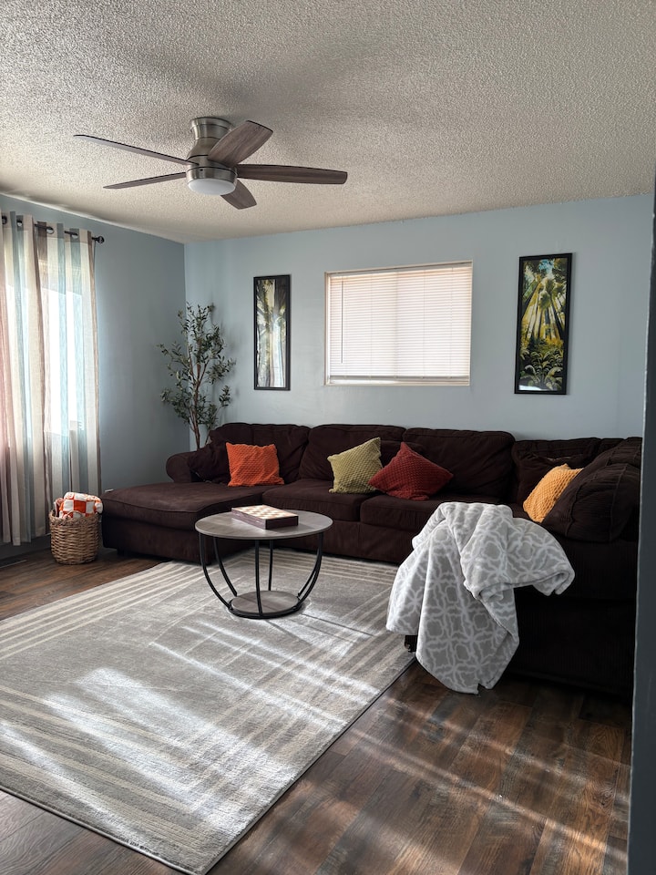 Cozy Centrally Located Home Looking For Guests - Twin Falls, ID
