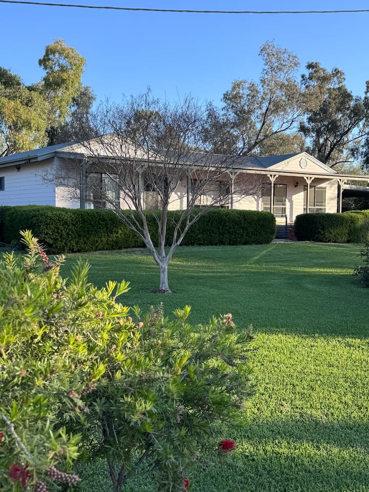 Eighty Four On The Gwydir - Moree