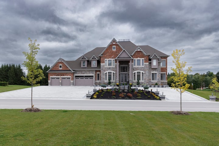 Estate Villa | 6,600 Sqft | 1-acre | 6 Bed, 7 Bath - Uxbridge, ON, Canada