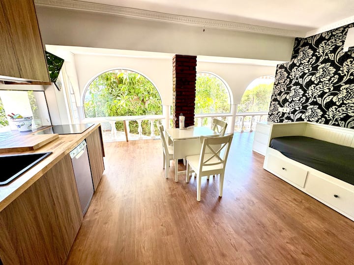 Luminous Studio Apartment In A Villa With Pool - Fuengirola