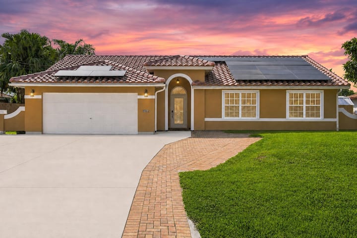 Waterfront Pool Home With Private Dock - Port St. Lucie, FL