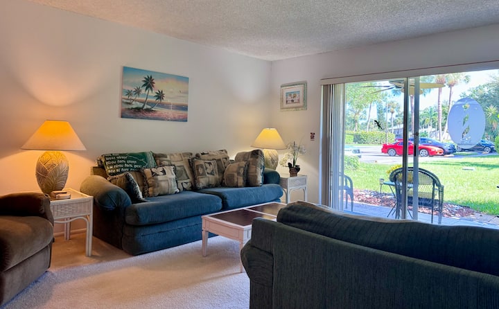 Ground-floor Furnished 3br/2ba | Pool | 30+ Days - Largo, FL