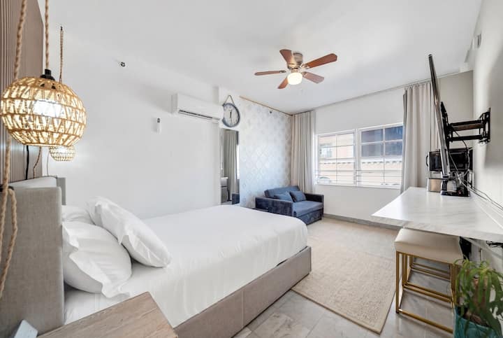 Royal South Beach Apartment - Miami Beach, FL
