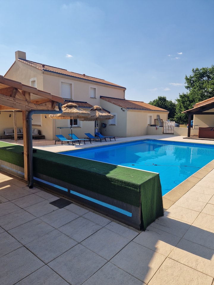 Proche Pornic Villa Piscine Chauffée Jacuzzi - Planète Sauvage