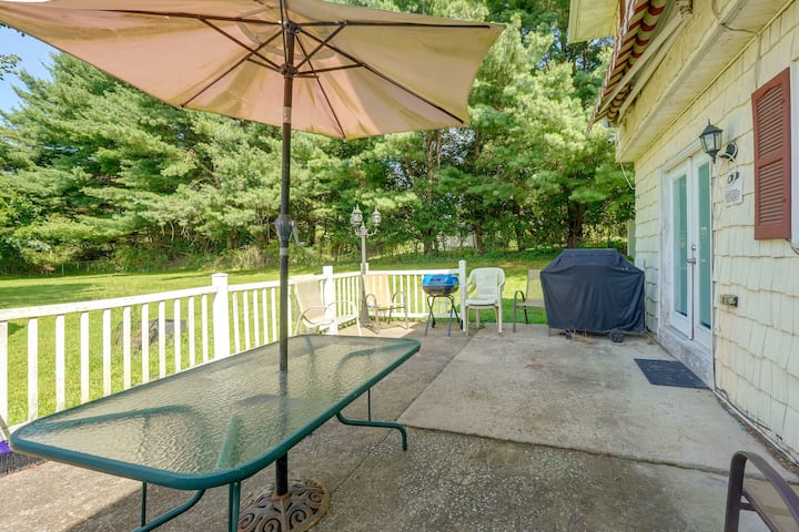 Patio + Yard: Extended Escape In Hudson Valley! - Poughkeepsie, NY