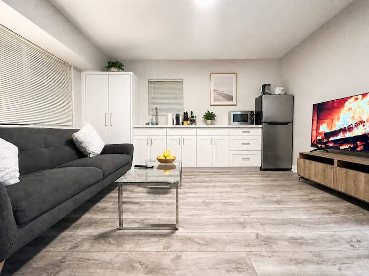Modern 3bdr Retreat| Transit | 15 Mins To Downtown - バーナビー