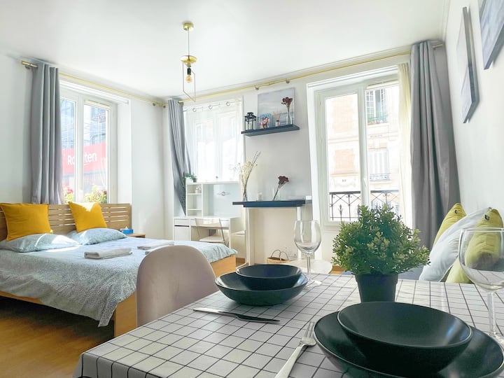 Authentic Parisian Flat | 1min To Metro Lines 3/4 - Paryż