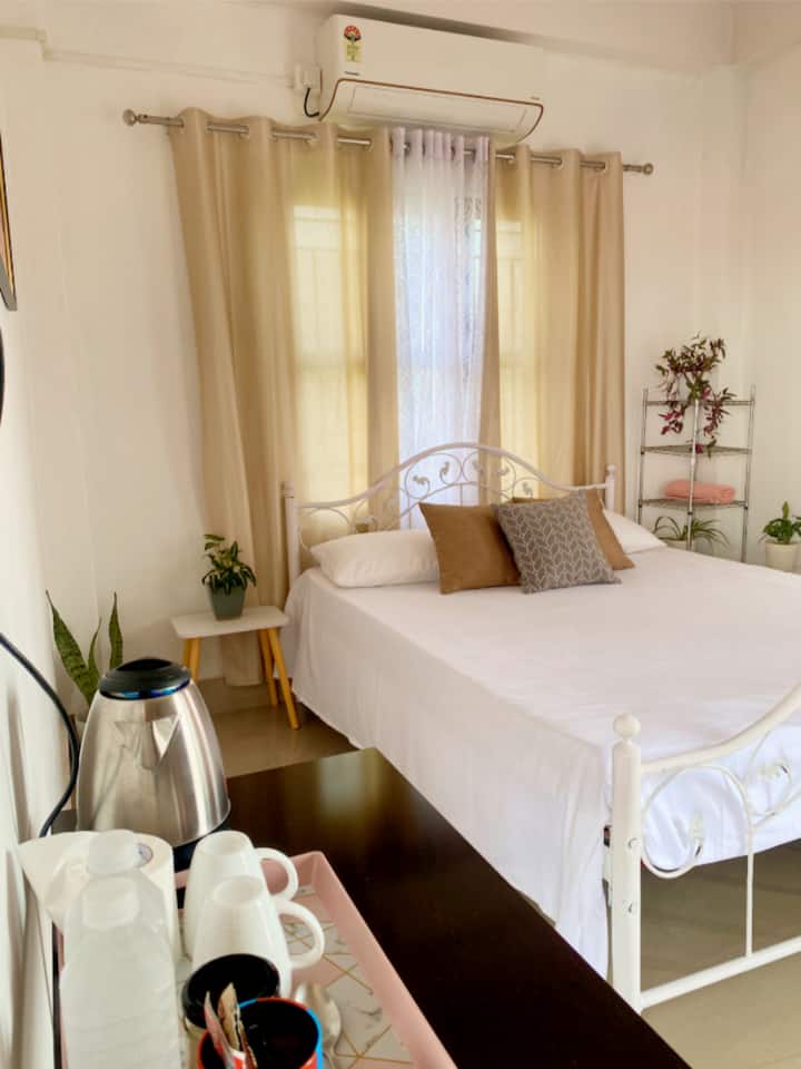 Kims Crib Bed And Breakfast|
Near Junction - シリグリ