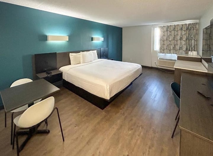 Affordable Unit For Budget-conscious Travelers - Carson, CA