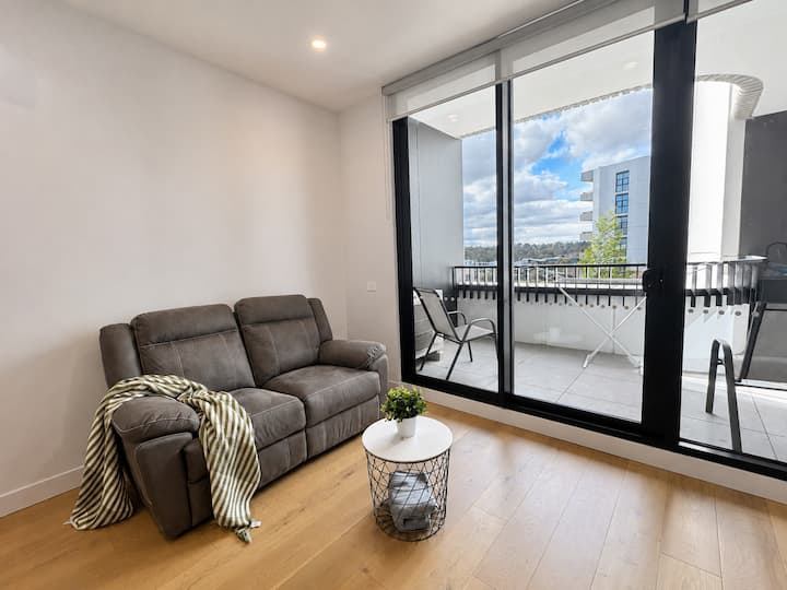 Modern Burwood 2br Apartment | Free Parking - Whitehorse City
