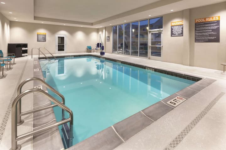 King Studio Suite | La Quinta | Free Parking - Terre Haute, IN