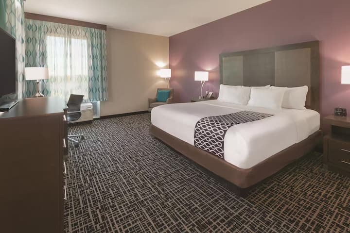La Quinta Terre Haute | King Deluxe | Indoor Pool - Terre Haute, IN