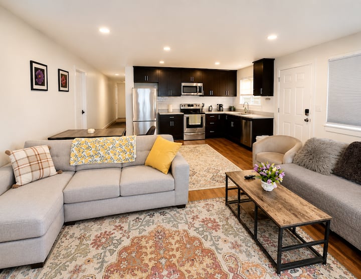 Elegant 6br Seattle Home In Heart Of Queen Anne - Seattle, WA