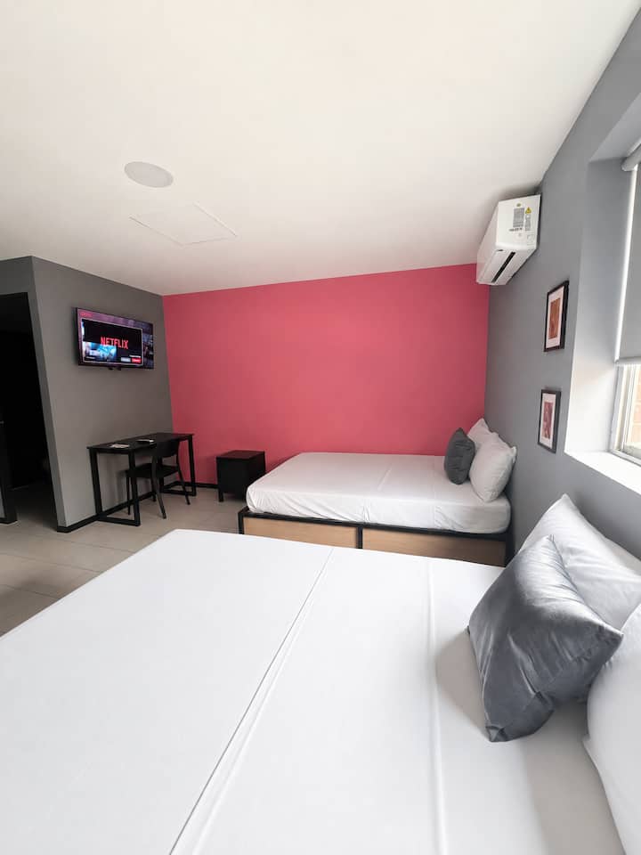 2 Beds + Ac/tv/private Bath | 5 Min To Macroplaza - Monterrey