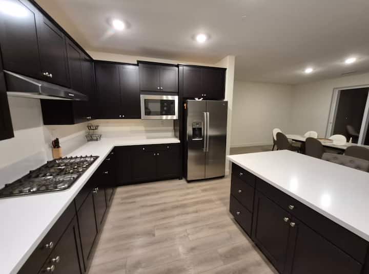 Spacious Home With Beautiful Views 4/2 - Sparks, NV
