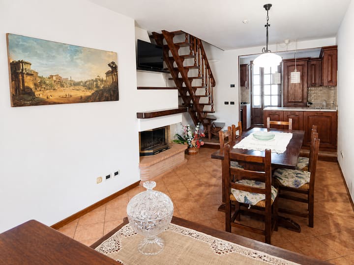 Canovia: Casa Con Pergolato, Vicino Lucca - Lucca