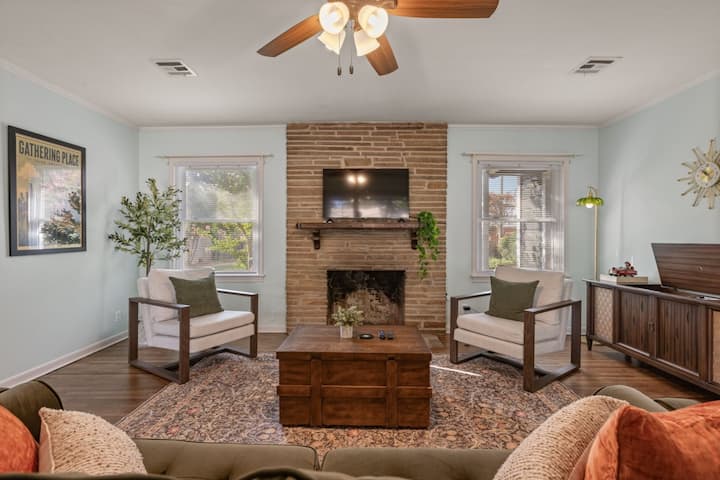 Retro 2br · King Bed · Pet-friendly · Tu & Expo - Tulsa, OK