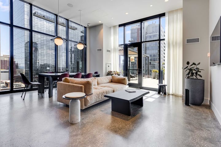 South Loop Rooftop With In And Out Parking 4 - Chicago