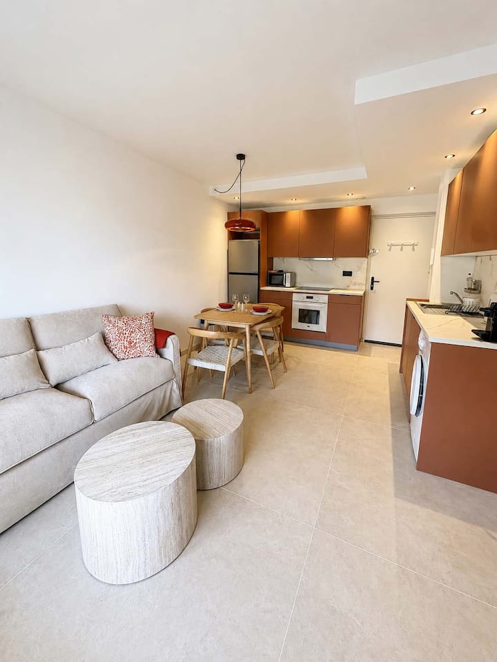 T2 Moderne Avec Balcon, Clim & Parking Gratuit - Vence