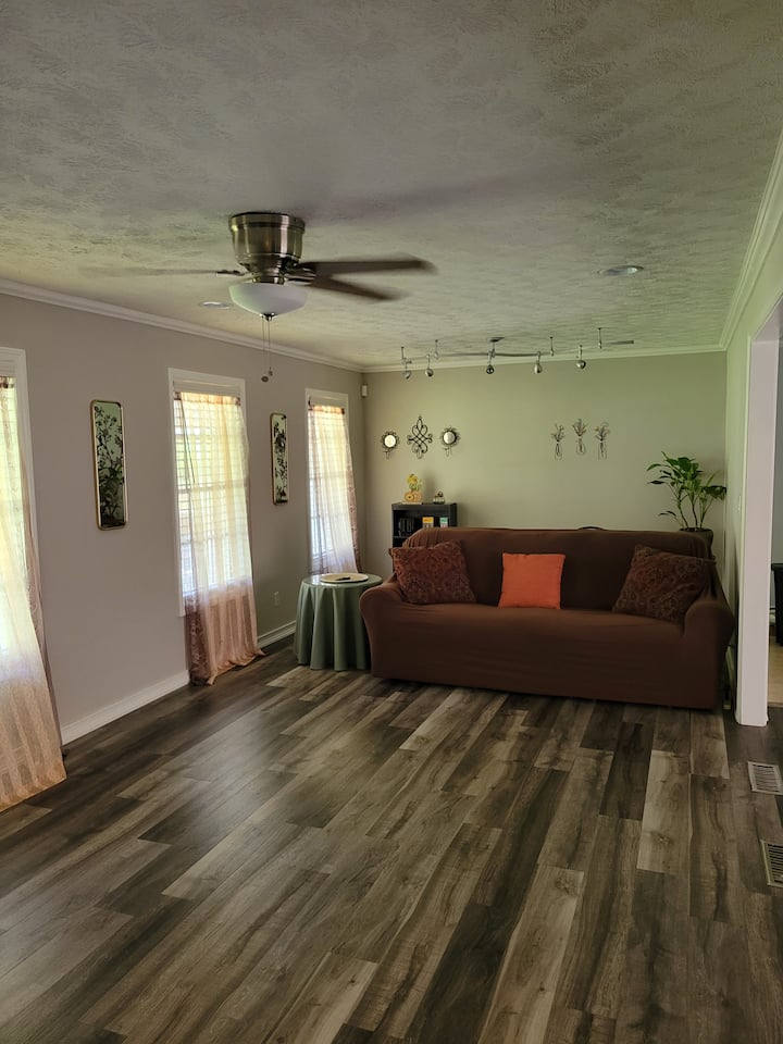 Turn-key 1 Bdrm Open-concept Home Near Hospitals - Hurricane Harbor, Austell