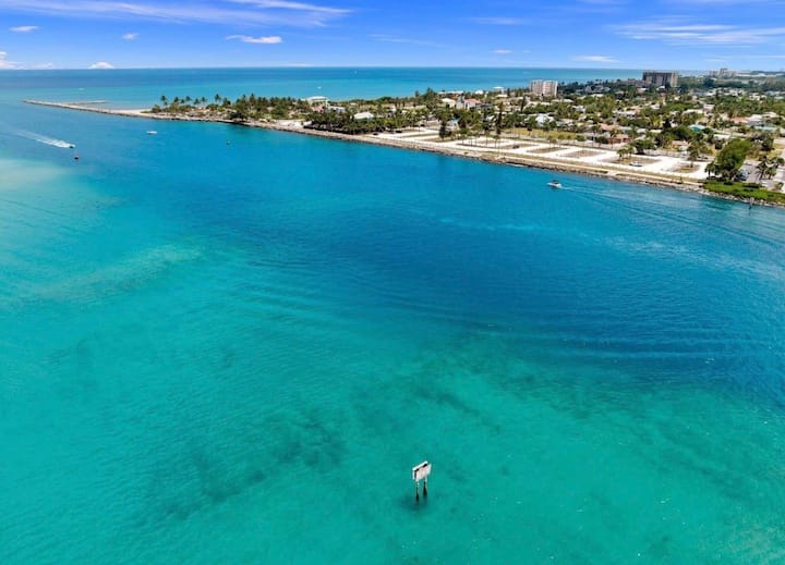 50 Steps To The Beach - 2/2 With Water Views - Fort Pierce, FL