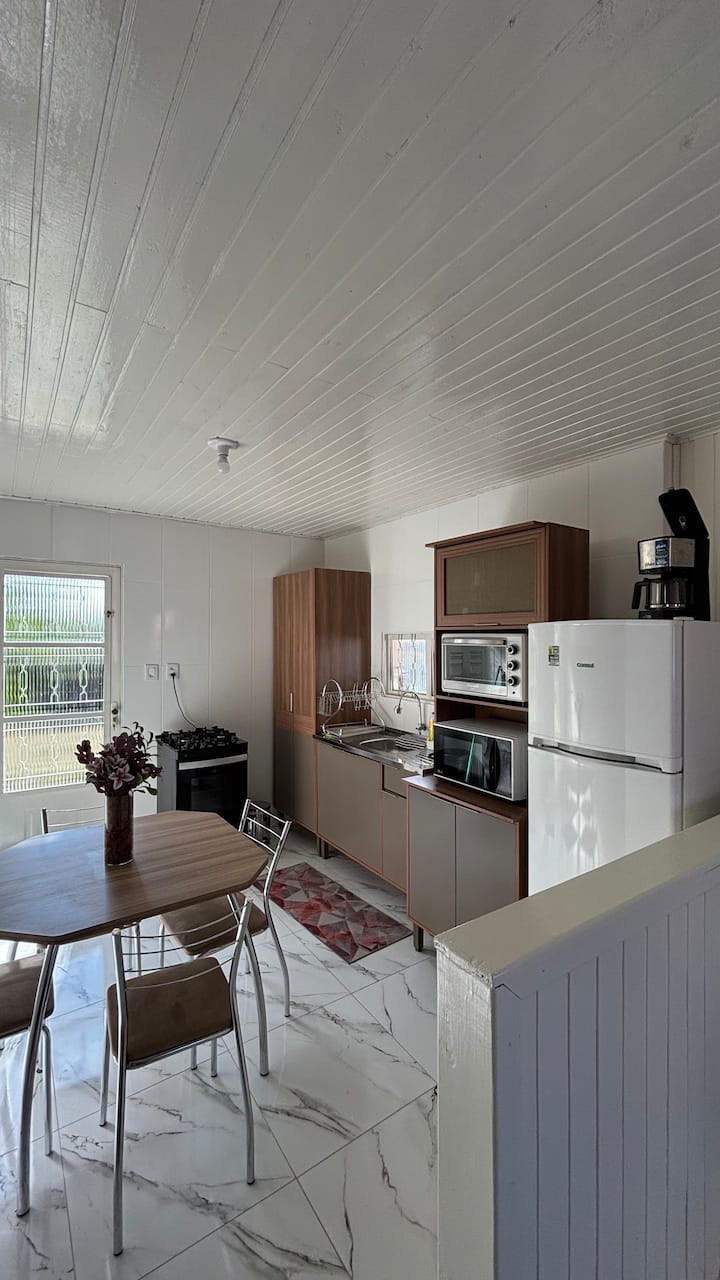 Casa Completa, 7 Hóspedes, Pertinho Da Br290. - Alegrete