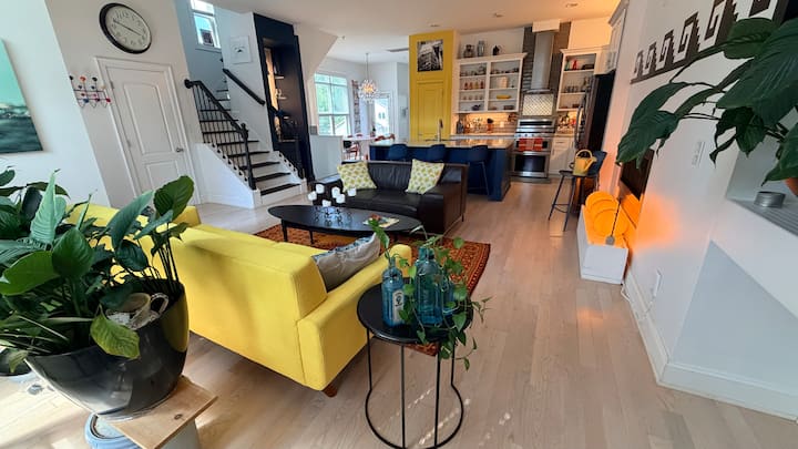 Casa Winmore | Art-filled, Pool, Speak-easy Lounge - Carrboro, NC