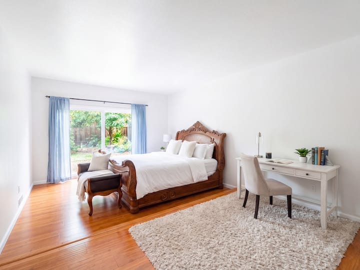 Sunnyvale Master Suite | Private Bath + Utilities - Los Altos, CA