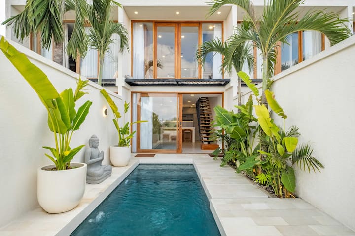 Lb Villa | Rooftop Pool + Private Pool In Ungasan - Australia