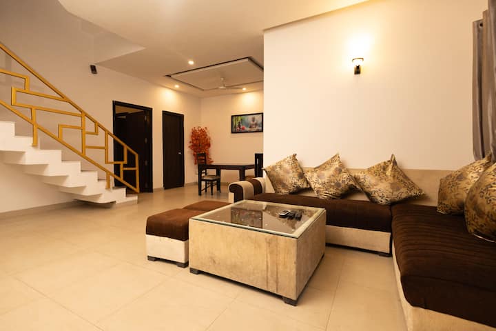 Shree Radha Retreat| 3bhk Villa Near Prem Mandir - Vrindavan